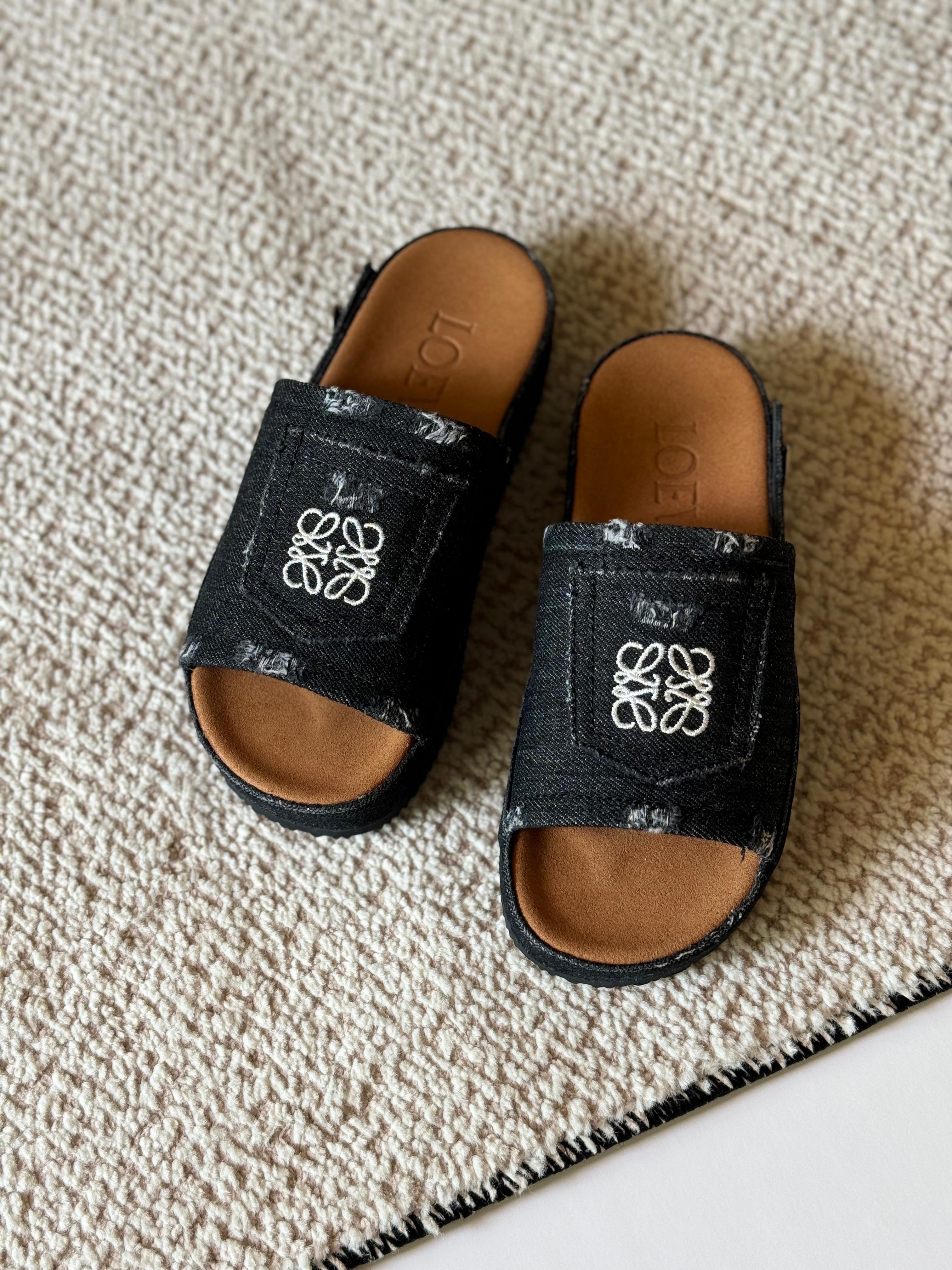 Loewe Flats – Whatever.uae